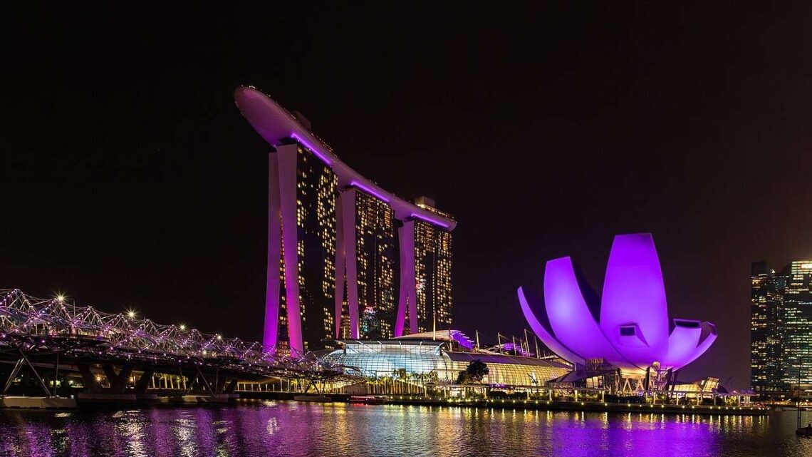 mbs light show: the complete 2025 guide - Geeky Traveller